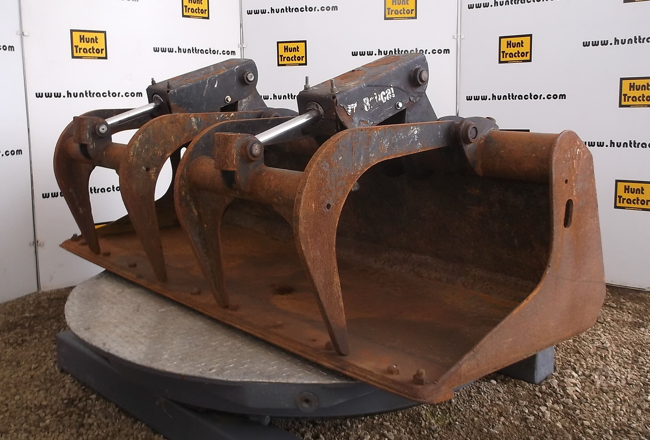 Attachment Zone - Used 73" Universal Skid Steer Grapple Loader Bucket ...