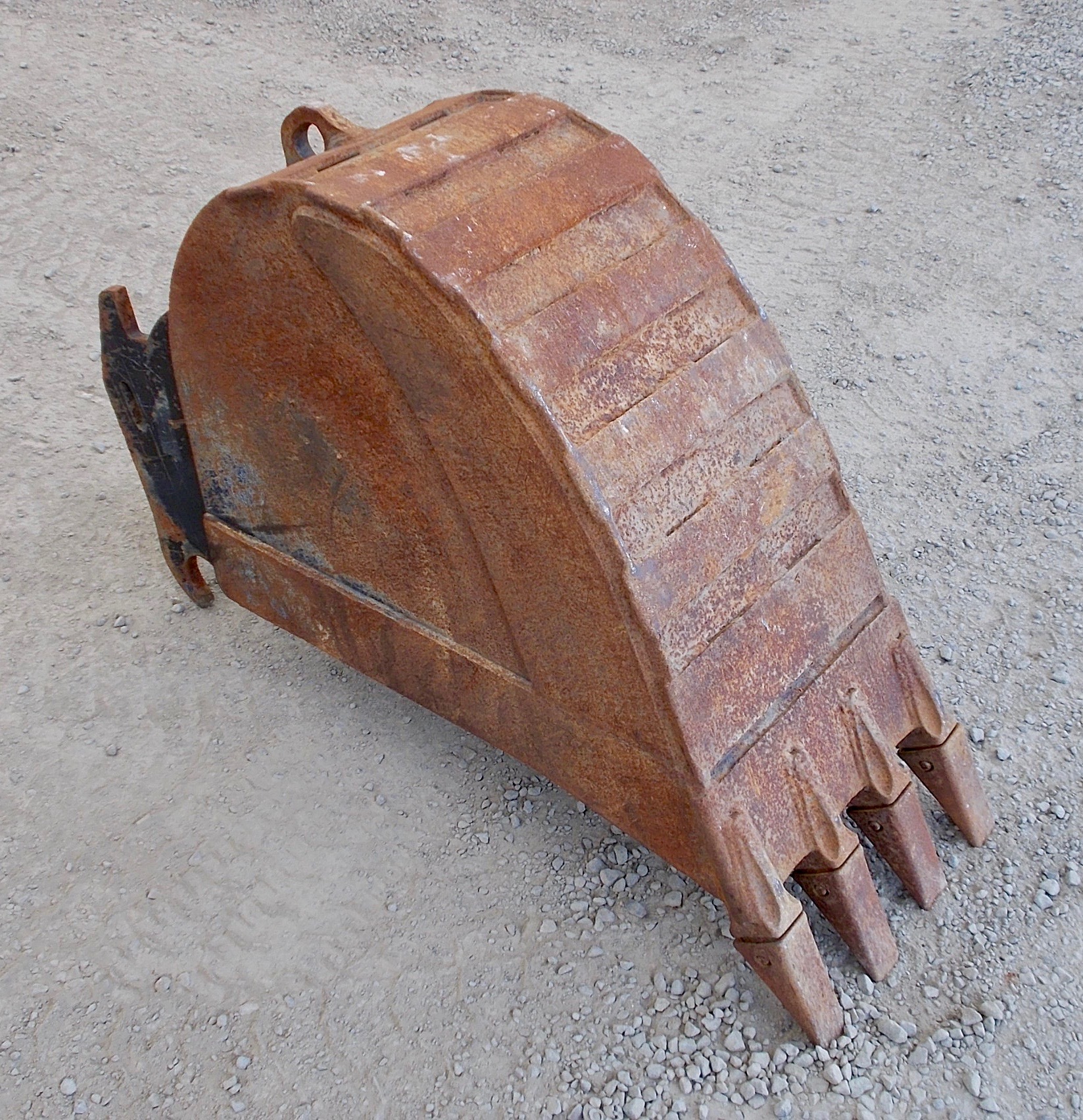 Attachment Zone - Used 18" CWS Wedge Excavator Bucket For Sale