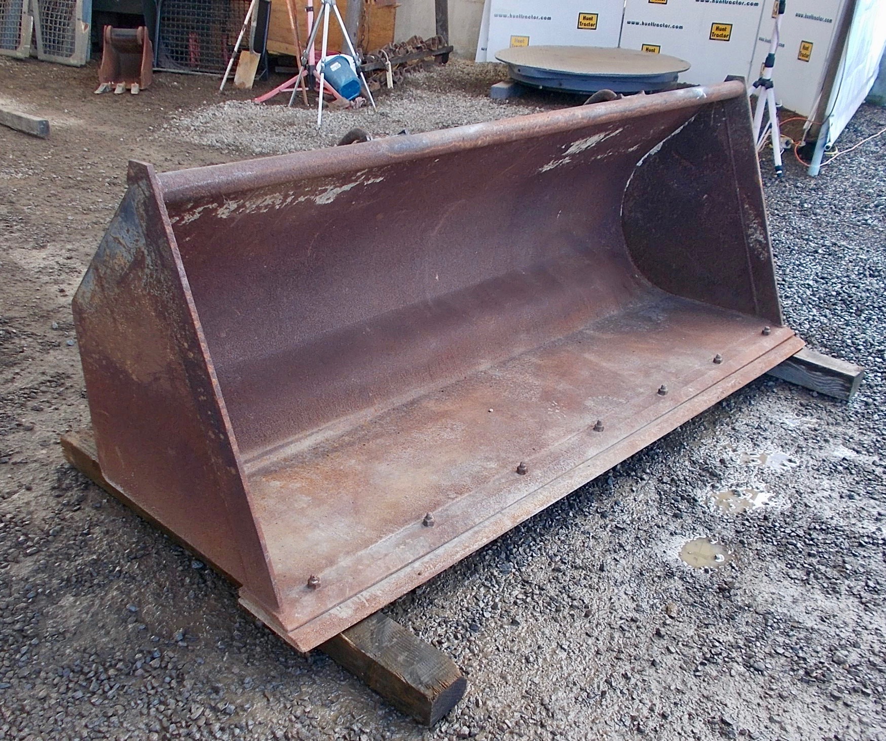 Attachment Zone - Used 84" Pin-On General Purpose Loader Bucket For Sale