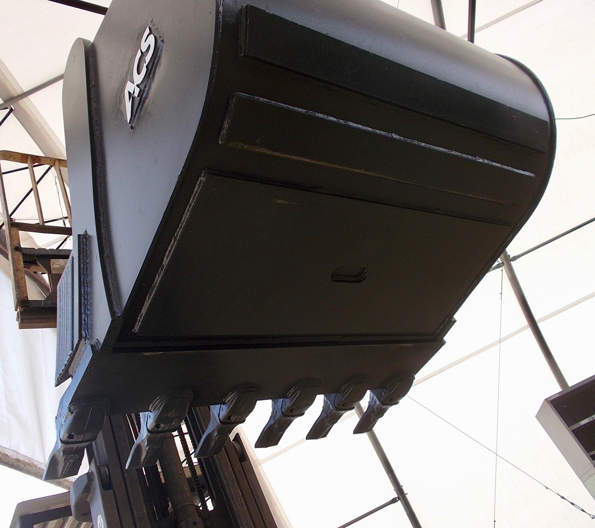 Attachment Zone - New 56" Doosan 220V Pin-On Excavator Bucket For Sale