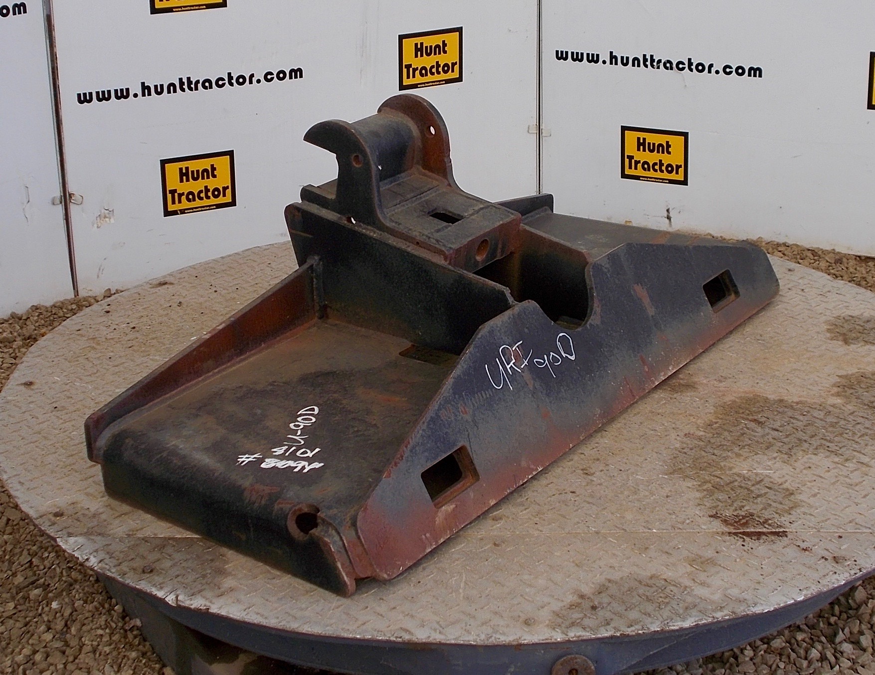 Attachment Zone - Used Universal Skid Steer to 1/8 Yd Wain-Roy Style ...