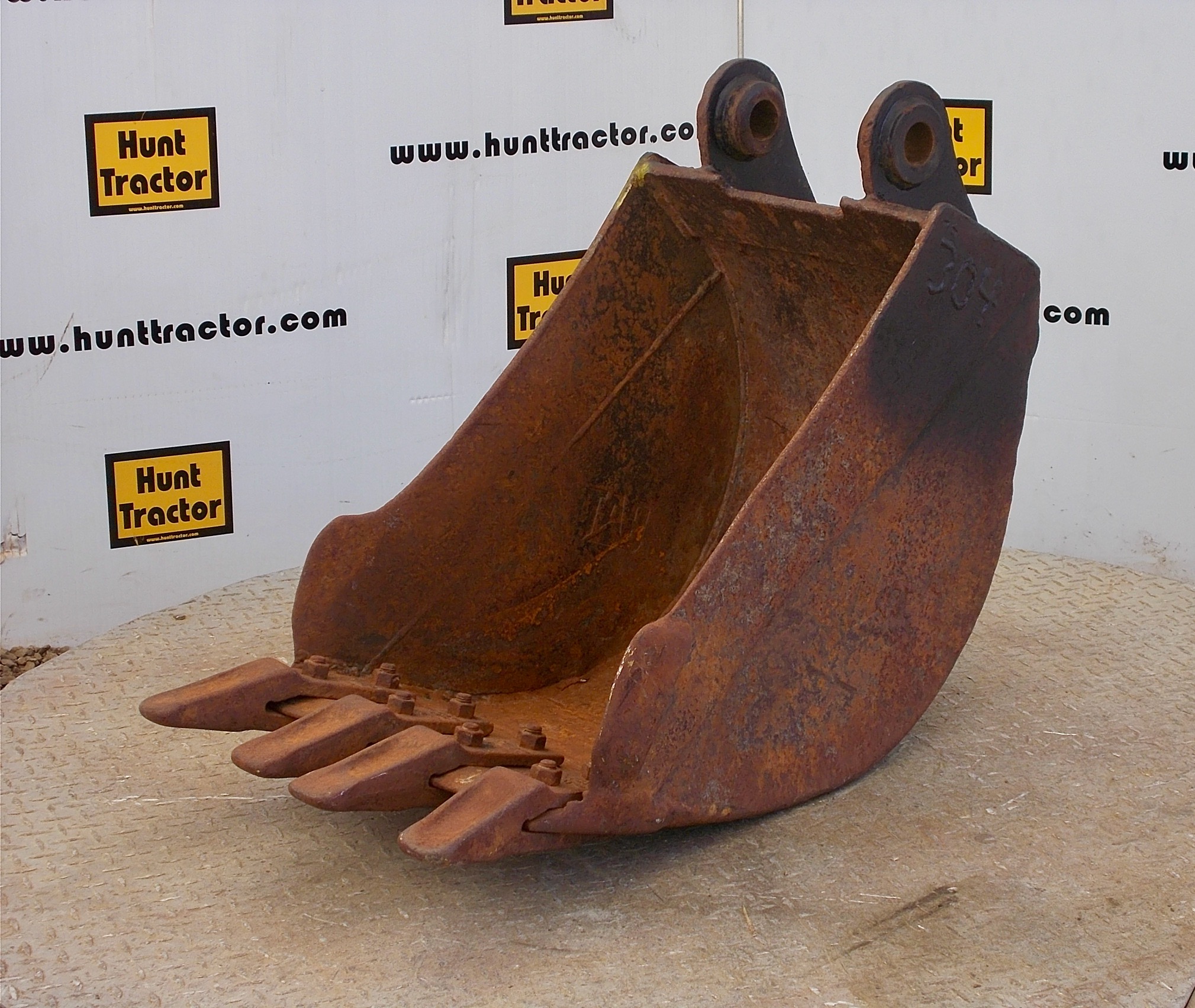 Attachment Zone - Used 17" Caterpillar 304.5 Pin-On Mini-Excavator ...