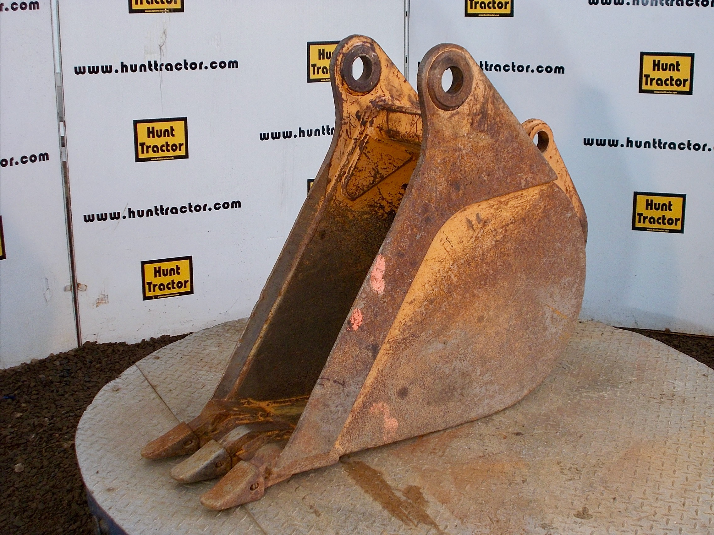 Attachment Zone - Used 12" Case 580N Pin-On Backhoe Bucket For Sale