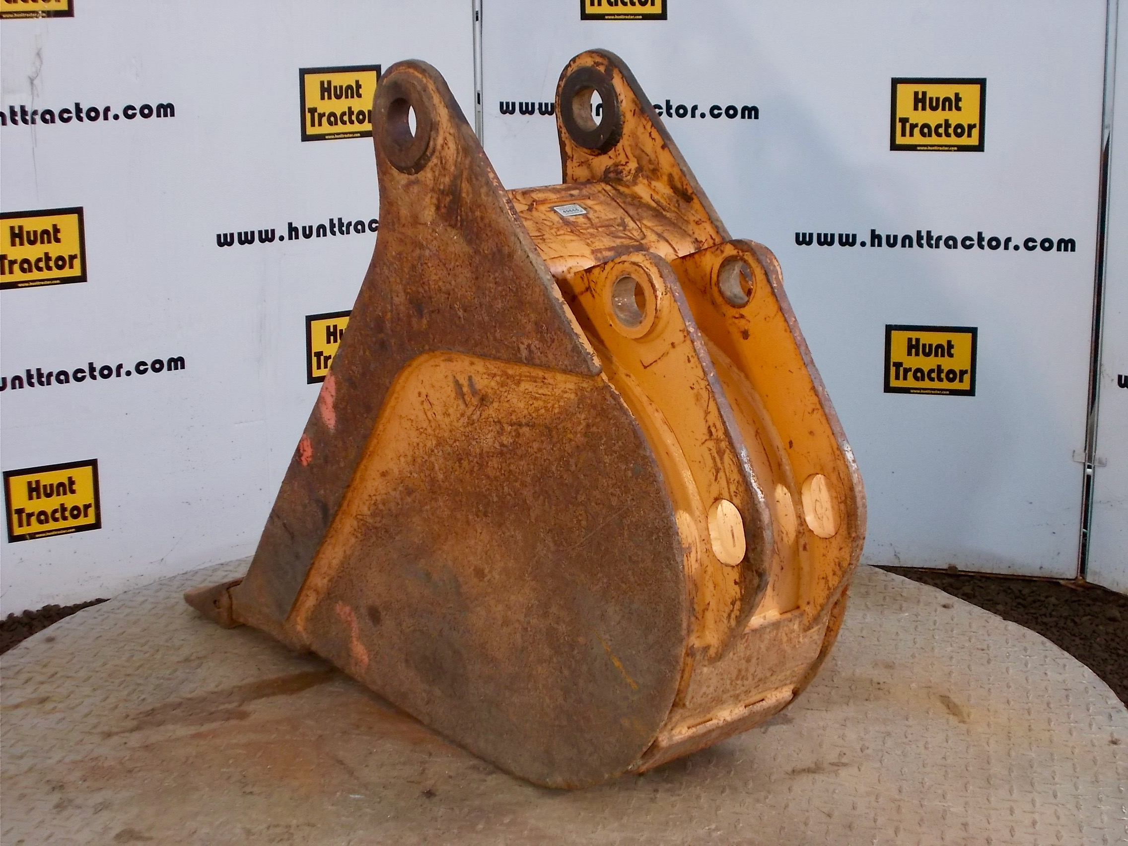 Attachment Zone - Used 12" Case 580N Pin-On Backhoe Bucket For Sale