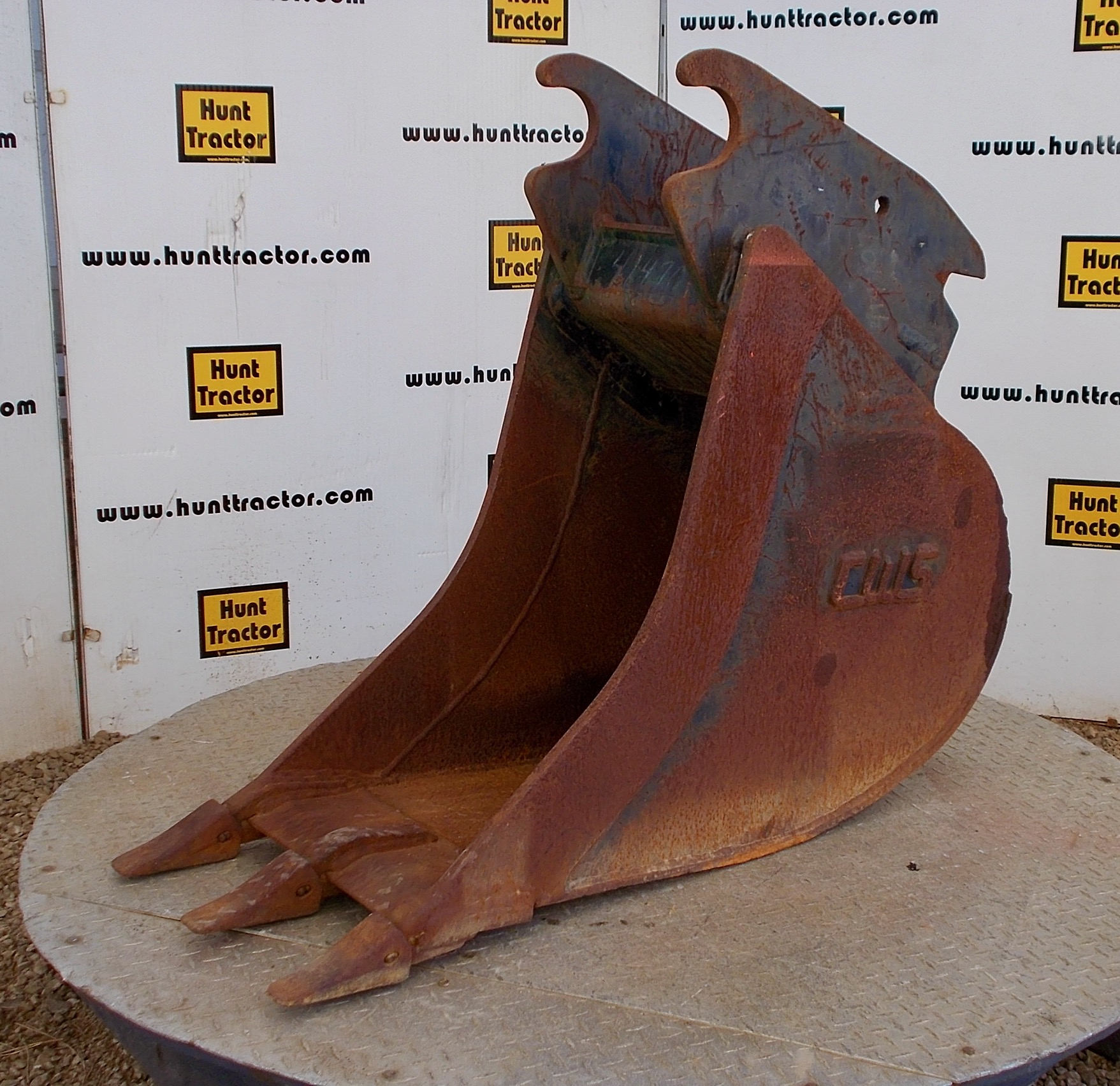 Attachment Zone - Used 18" CWS Wedge Excavator Bucket For Sale
