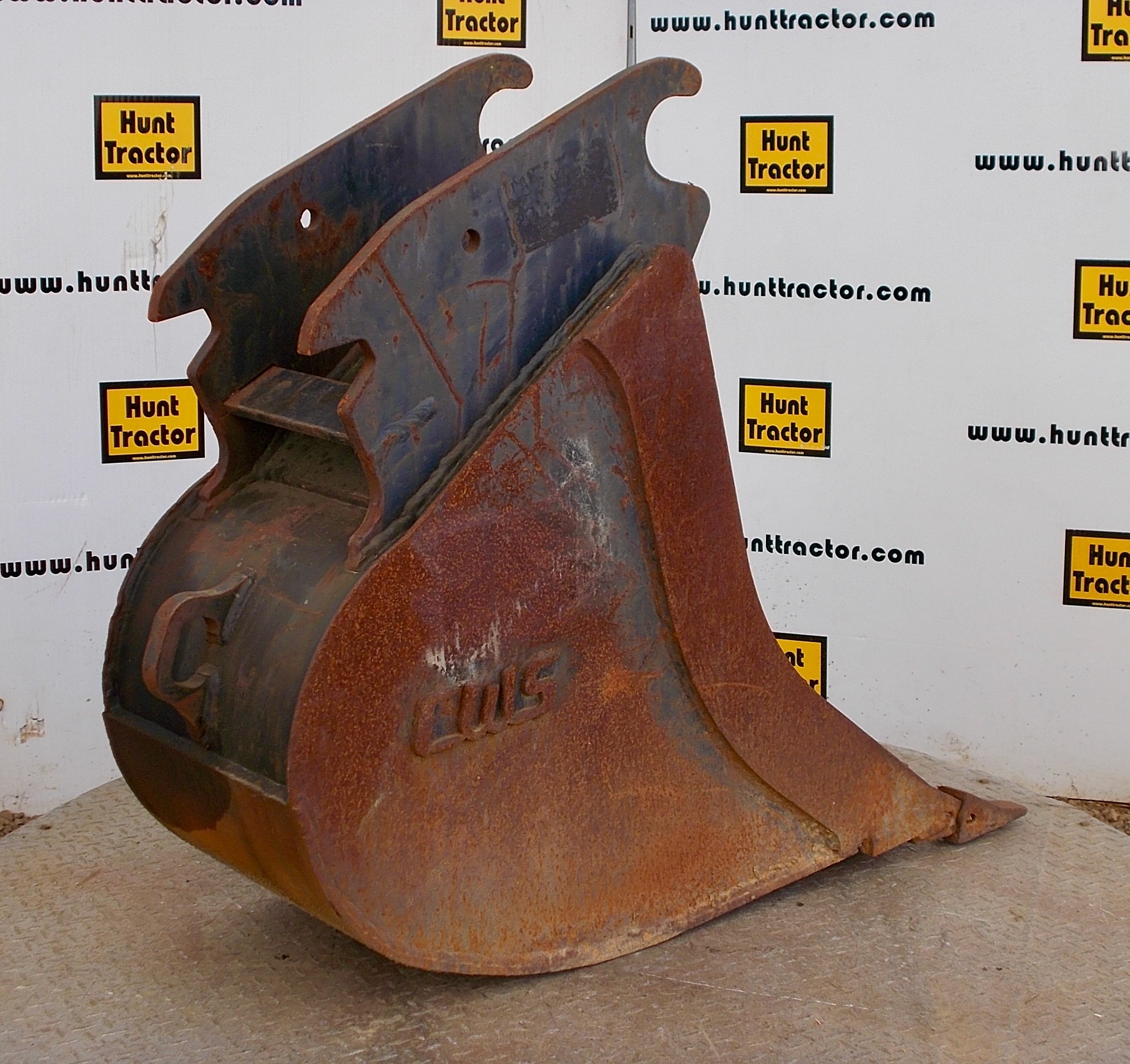 Attachment Zone - Used 18" CWS Wedge Excavator Bucket For Sale