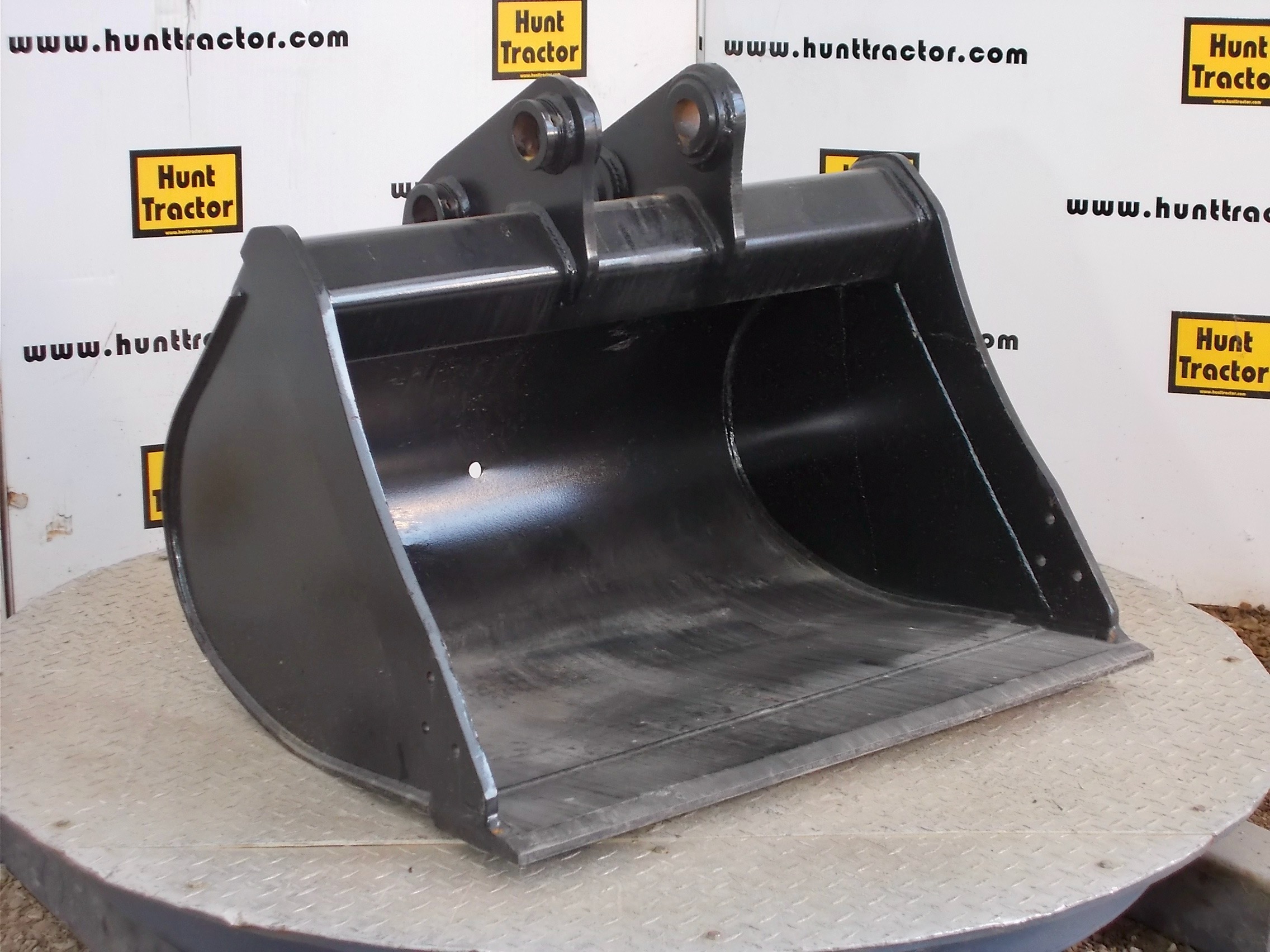 Attachment Zone - New 35" Hitachi ZX180W Pin-On Mini-Excavator Bucket ...
