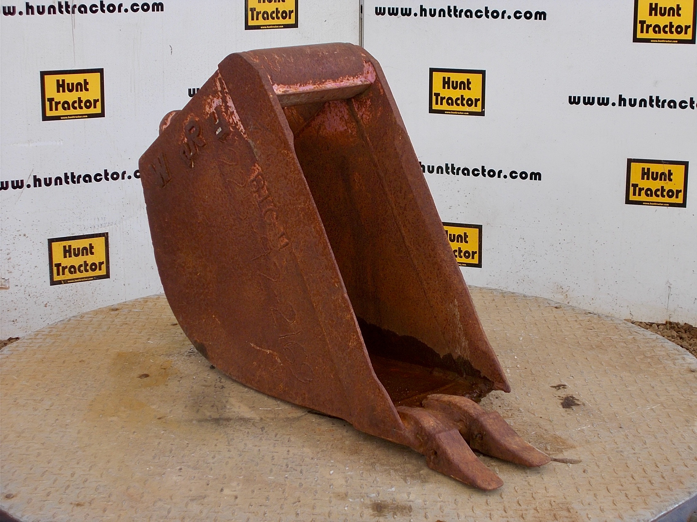 Attachment Zone - Used 12" Hitachi EX35U 1/4 Yd Wain-Roy® Style Backhoe ...
