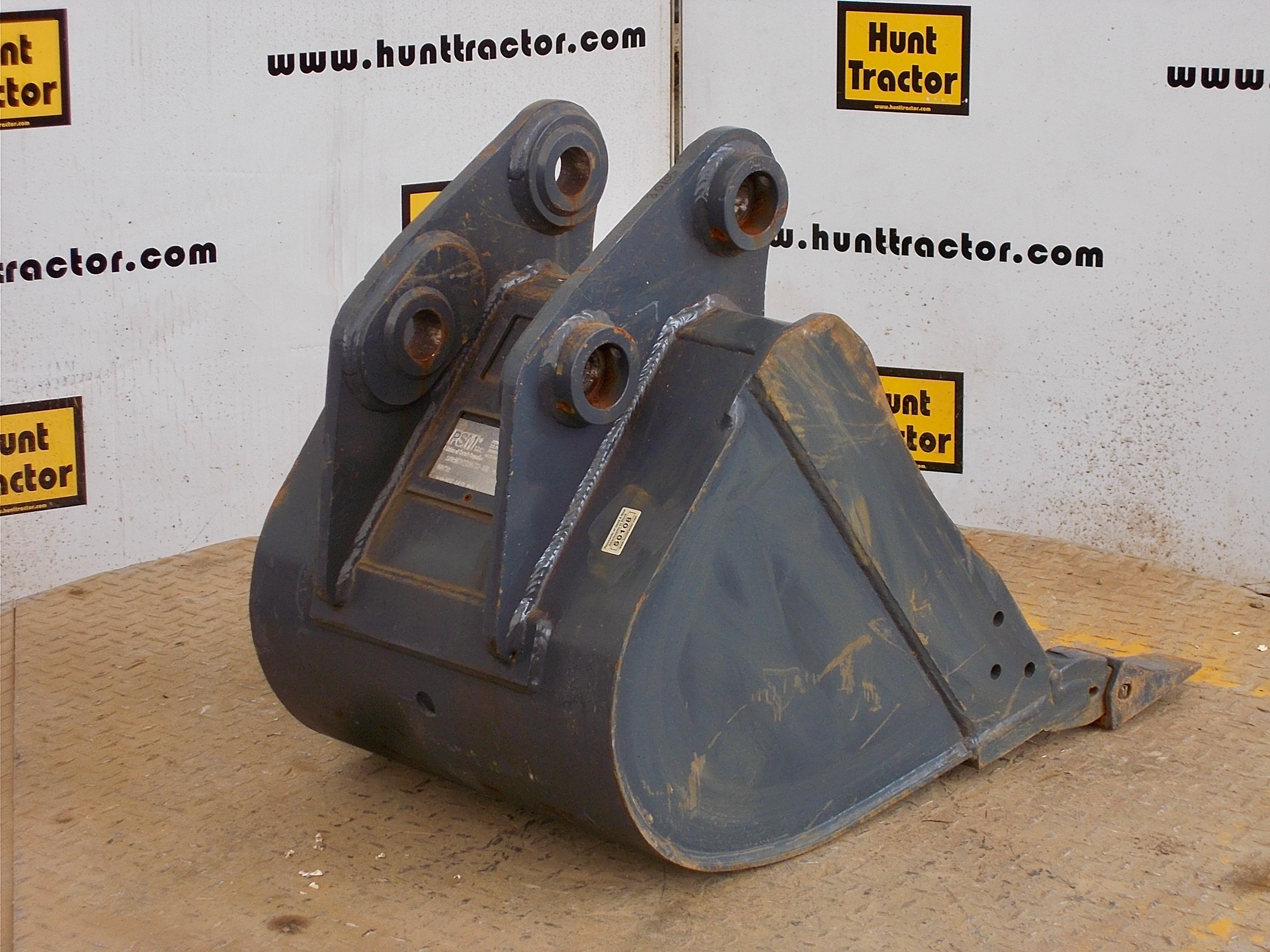 Attachment Zone - New 18" Case CX31B Pin-On Mini-Excavator Bucket For Sale