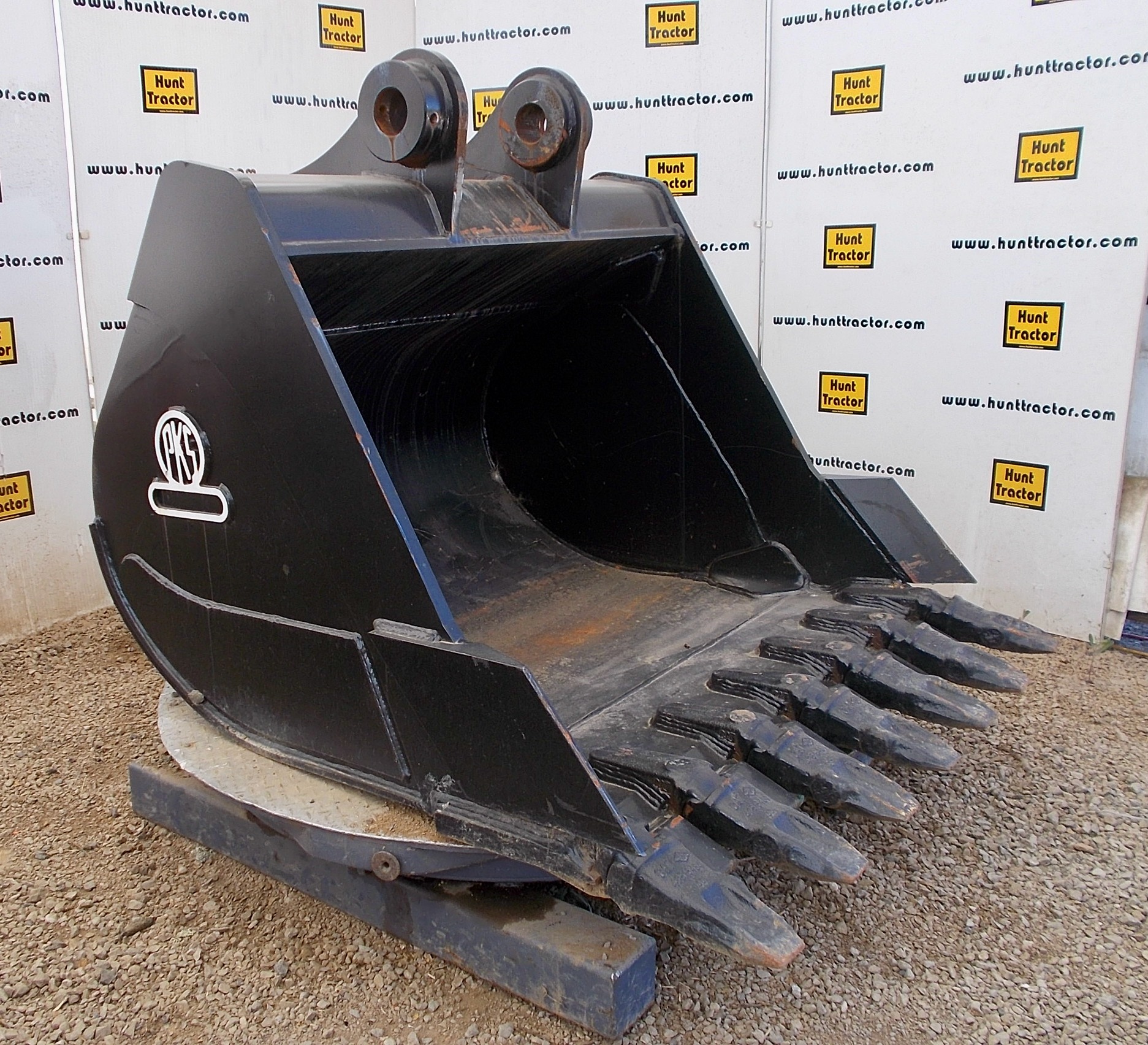 Attachment Zone - New 56" Pin-On Excavator Bucket For Sale