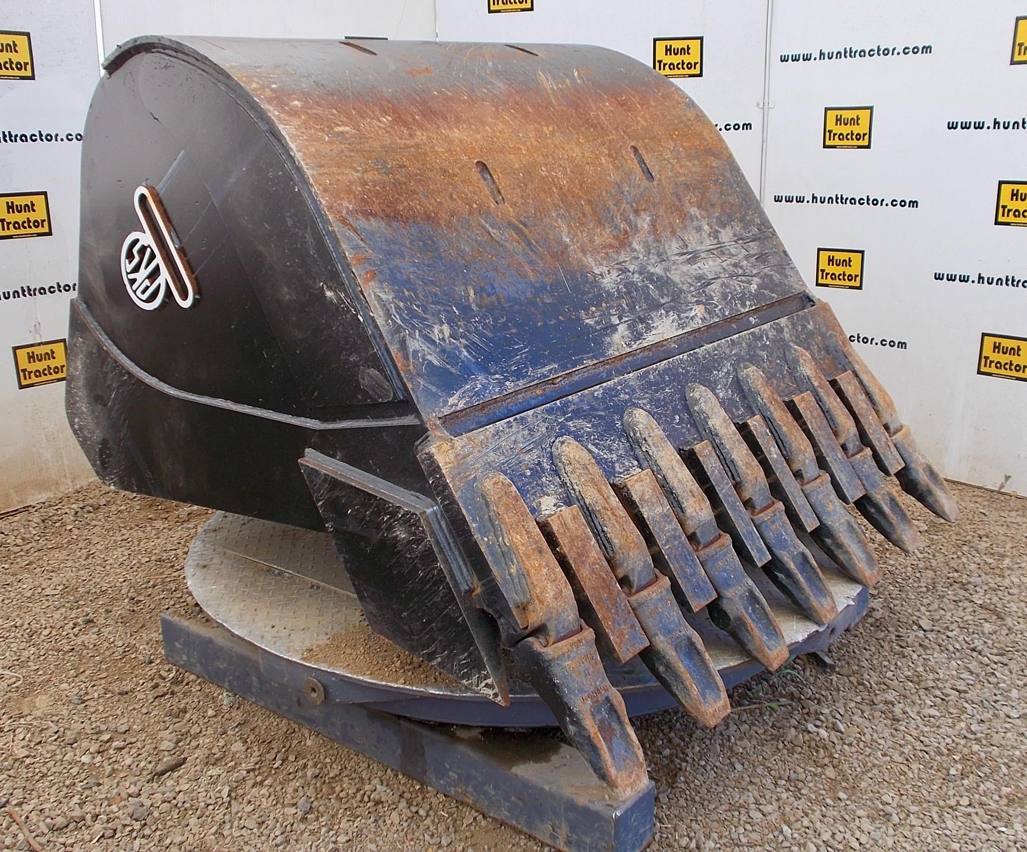 Attachment Zone - New 56" Pin-On Excavator Bucket For Sale