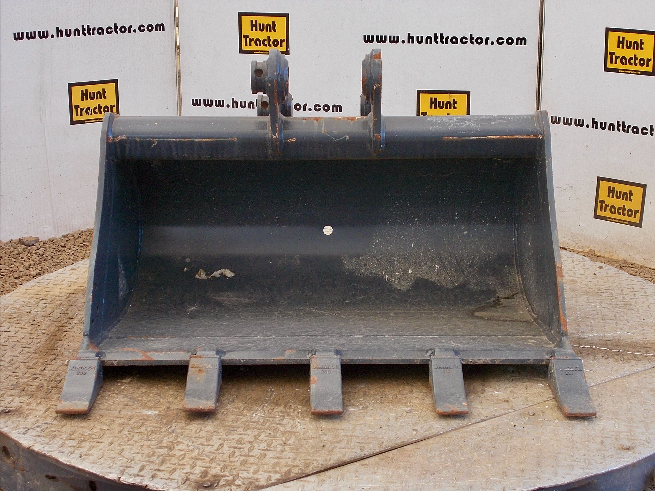 Attachment Zone - New 36" John Deere 35C ZTS Pin-On Mini-Excavator ...