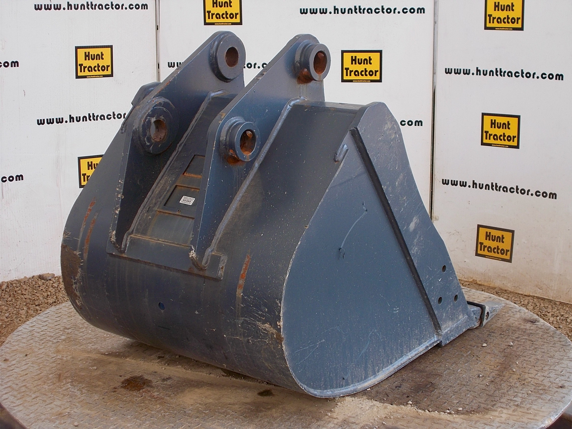 Attachment Zone - New 30" John Deere 75C Pin-On Excavator Bucket For Sale