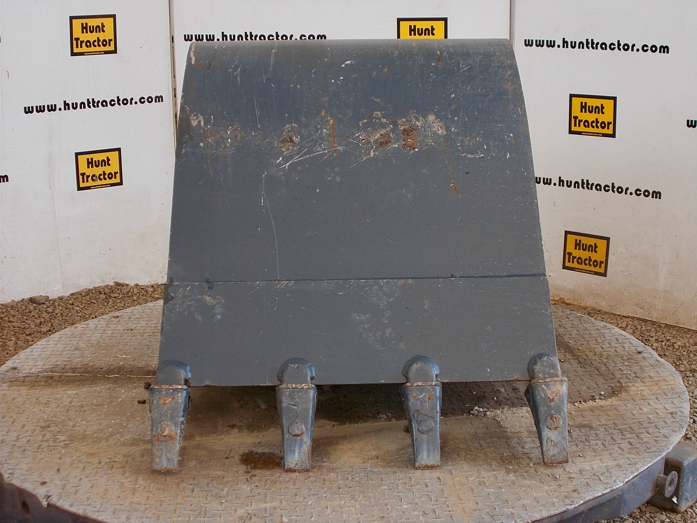 Attachment Zone - New 30" John Deere 75C Pin-On Excavator Bucket For Sale