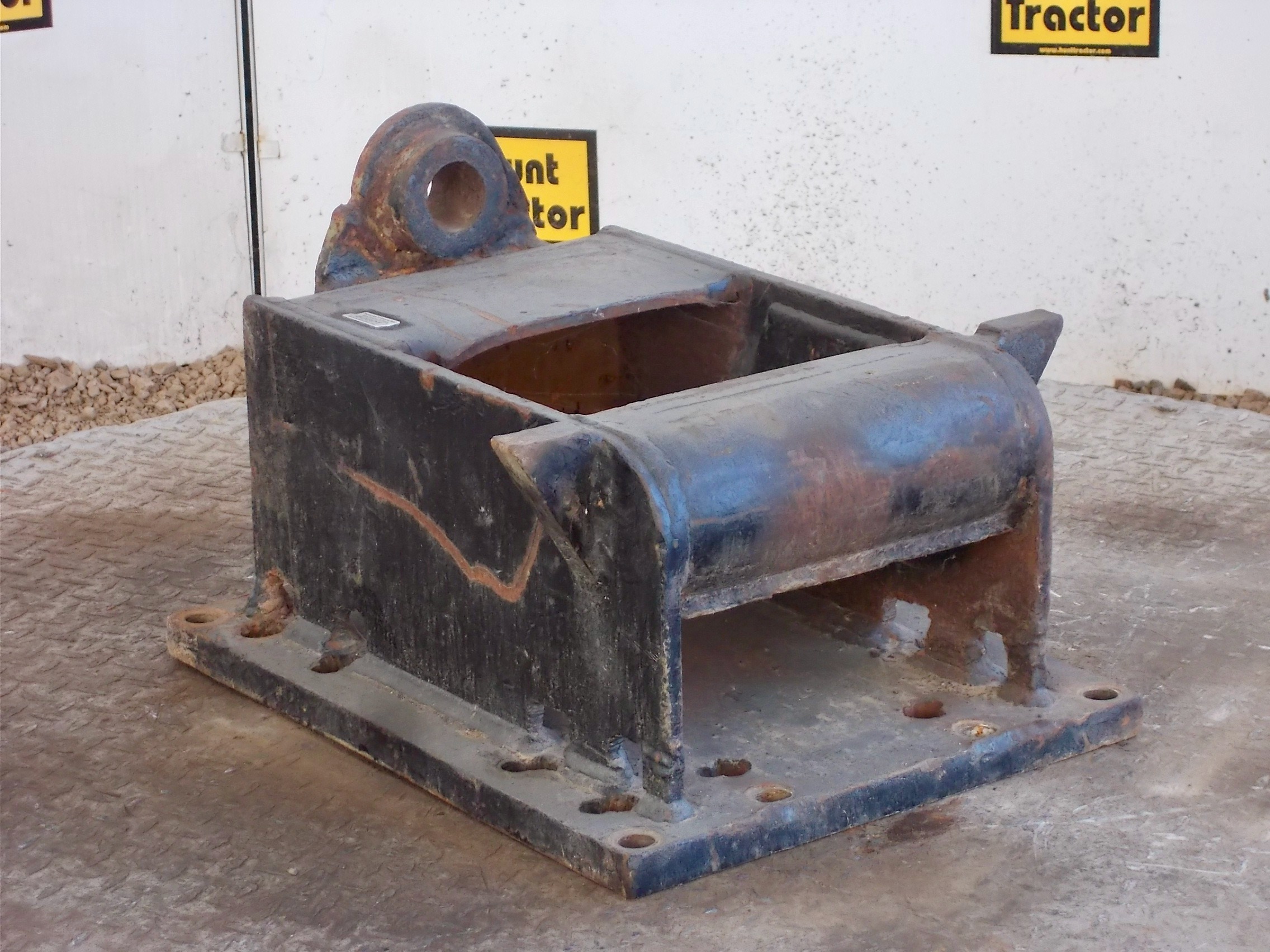 Attachment Zone - Used 1/4 Yd Wain-Roy® Style Adapter Plate For Sale