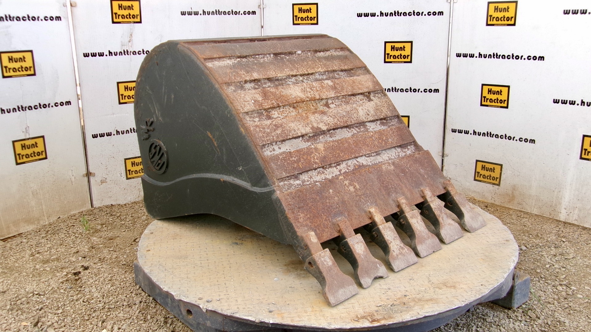 Attachment Zone - Used 36" 1/2 Yd Wain-Roy® Style Excavator Bucket For Sale