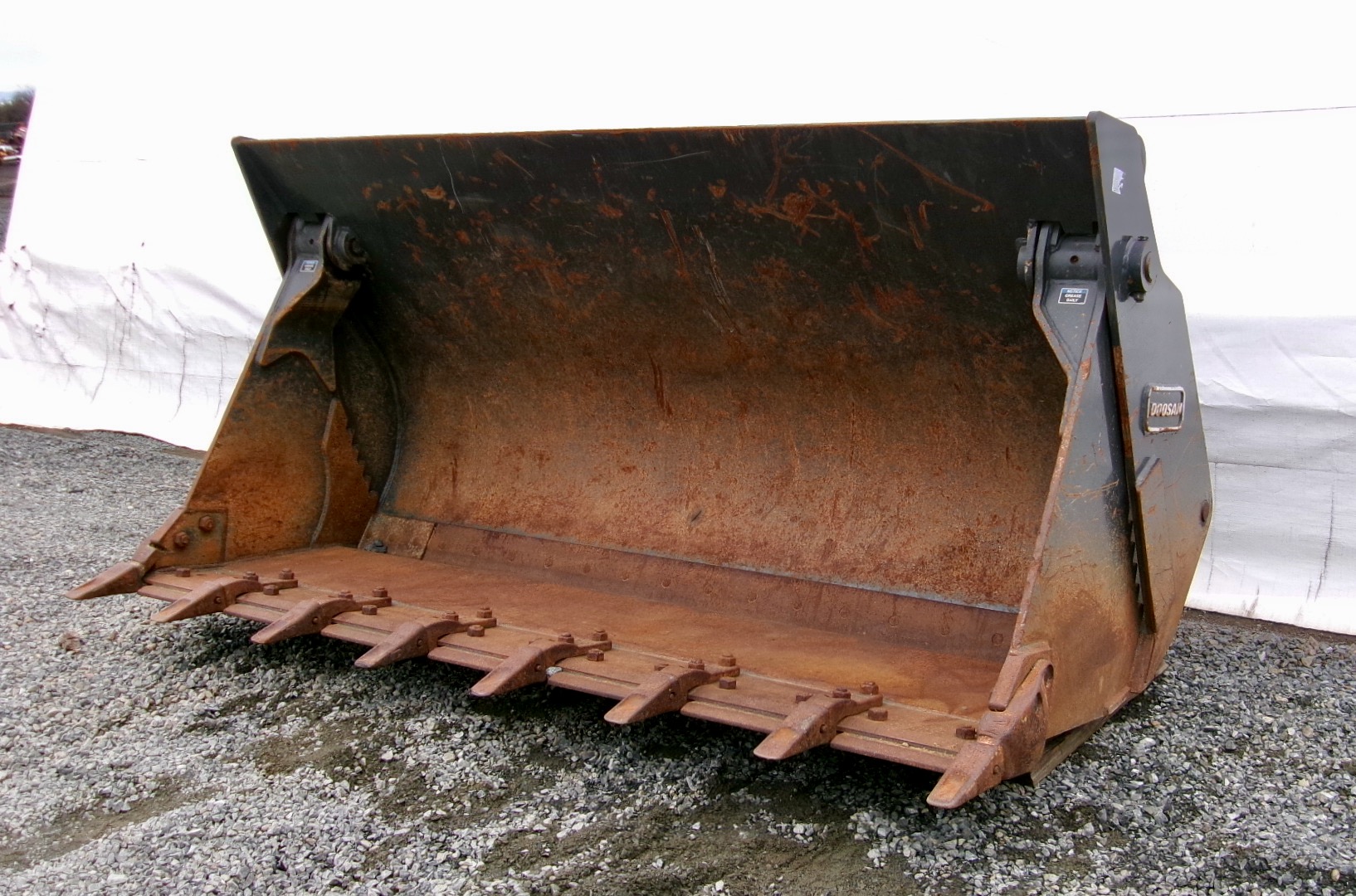 Attachment Zone - Used 111" JRB 416 Quick Change 4-1 Loader Bucket For Sale