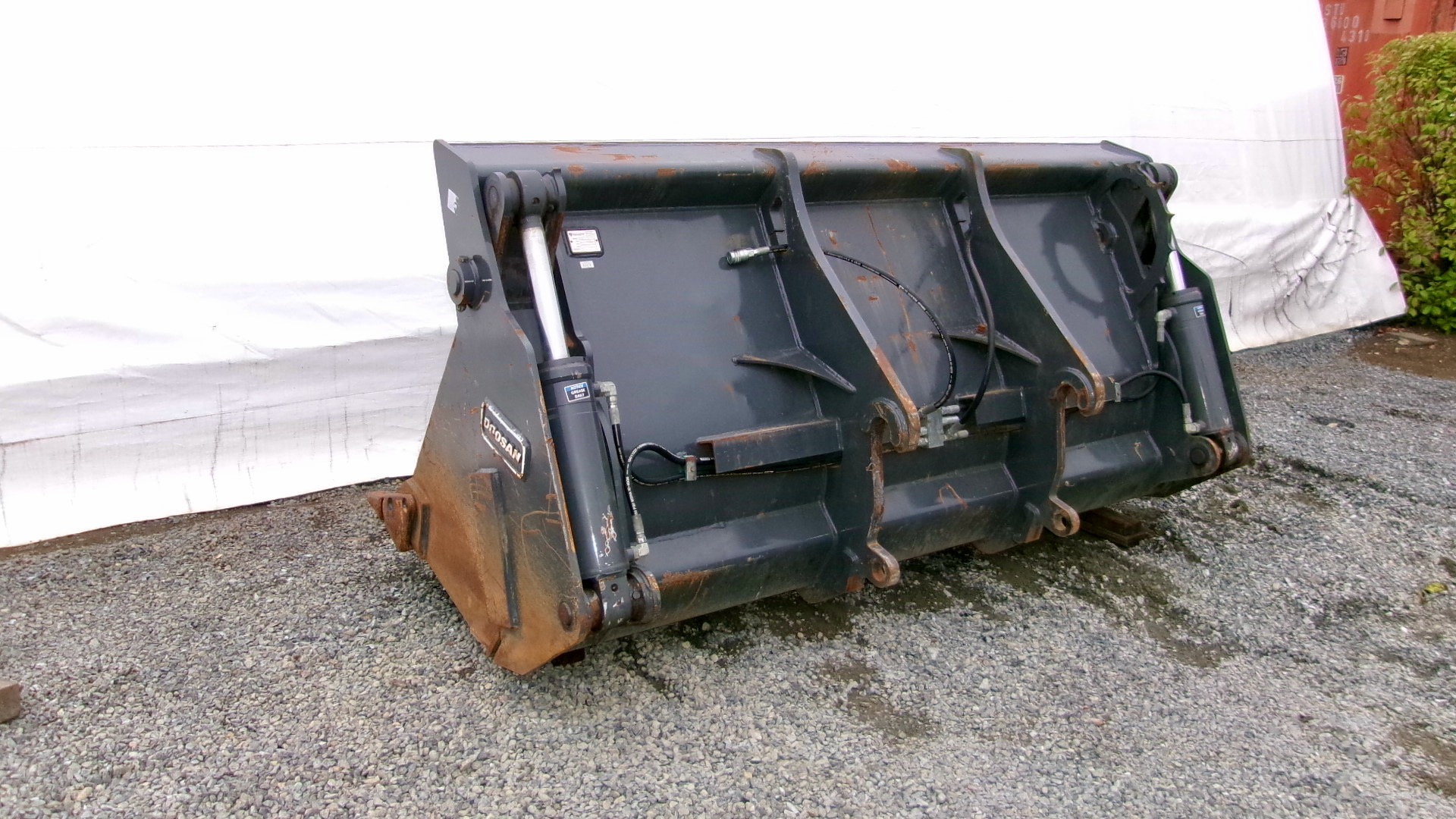 Attachment Zone - Used 111" JRB 416 Quick Change 4-1 Loader Bucket For Sale