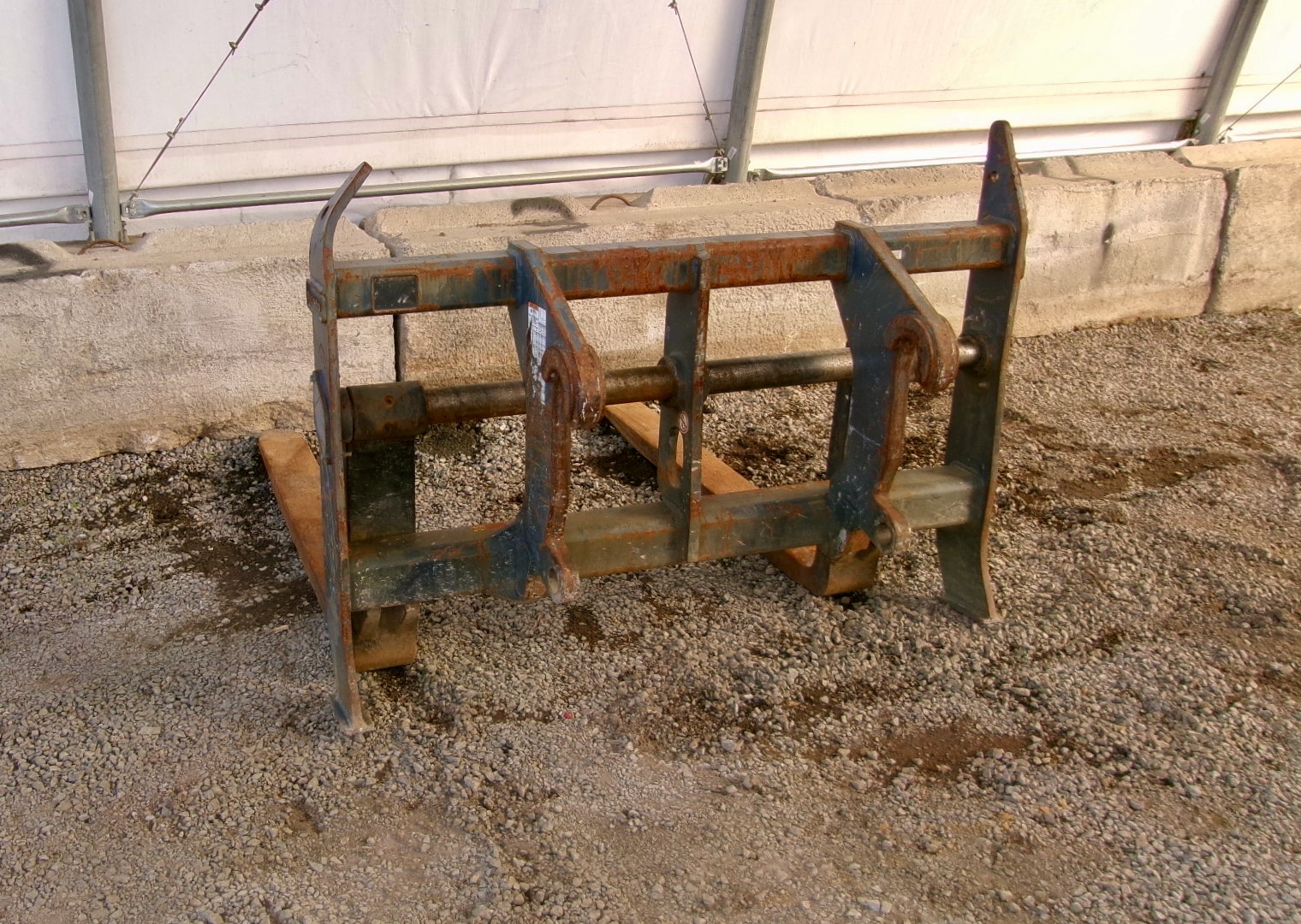 Attachment Zone - Used 60" JRB 416 Quick Change Forks For Sale