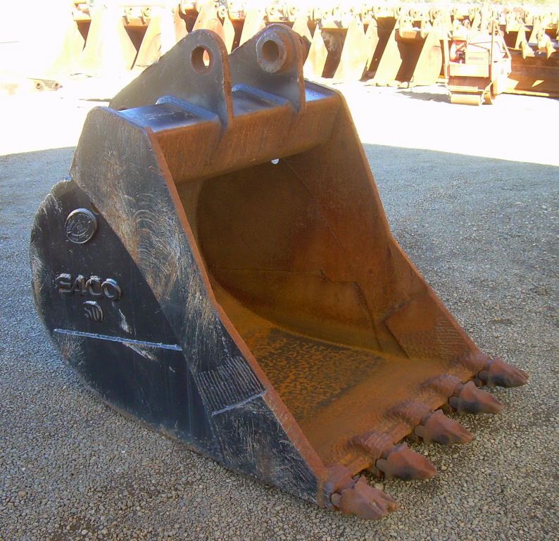Attachment Zone - Used 50" Komatsu PC300-6 Pin-On Excavator Bucket For Sale