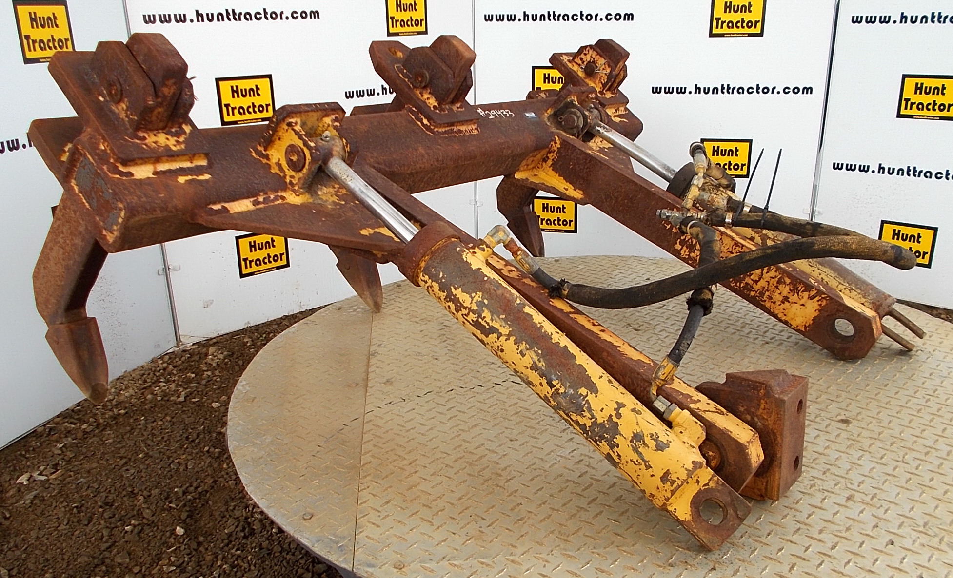 Attachment Zone - John Deere 450G: Crawler / Dozer Rippers & Shanks ...